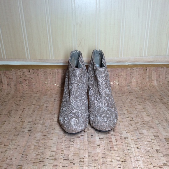 Wild Diva | Shoes | Wild Diva Lounge Tan Lace Suede Booties Size 8 ...